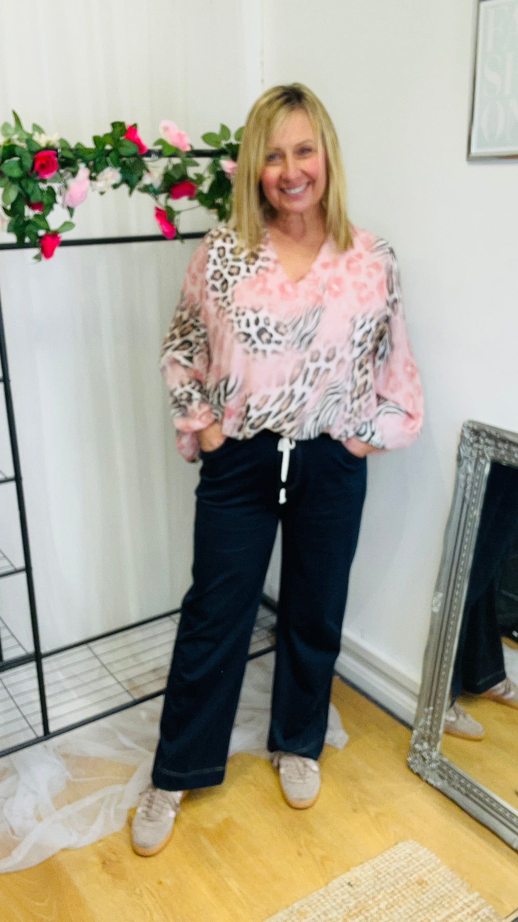 Kirsty Bubble Hem Blouse – The Dressing Room