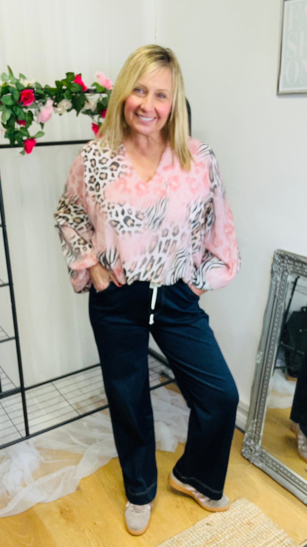 Kirsty Bubble Hem Blouse – The Dressing Room